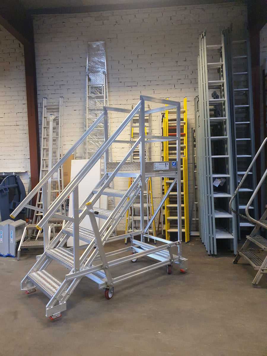 Platformtrap op maat volgens offerte – Laddermakerij Smits BV